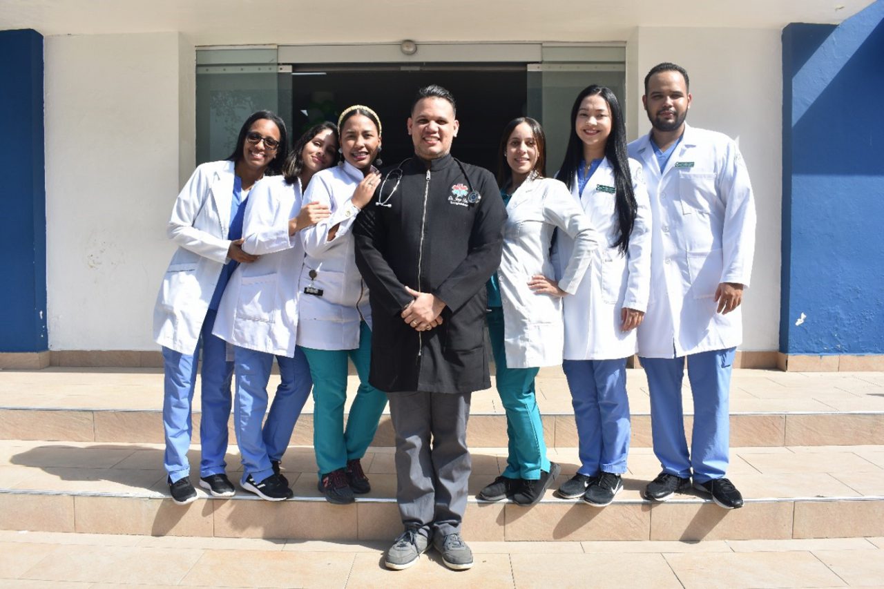 FELIZ DÍA DEL MÉDICO DOMINICANO - Hospital Docente Semma Santiago